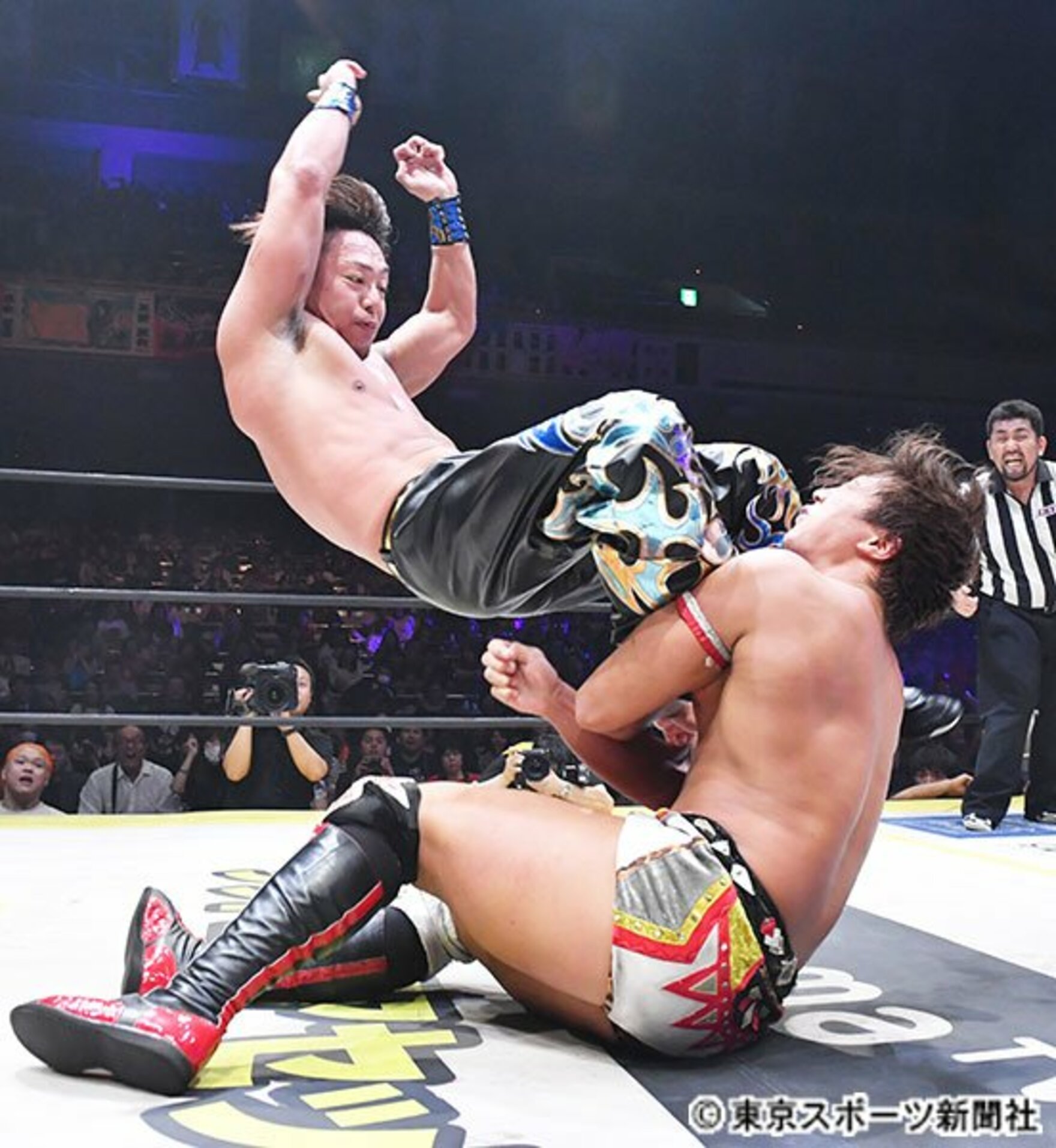 写真：【DDT】HARASHIMAが竹下との激闘制し2冠 試合後は全選手呼び入れフィナーレ | 東スポWEB